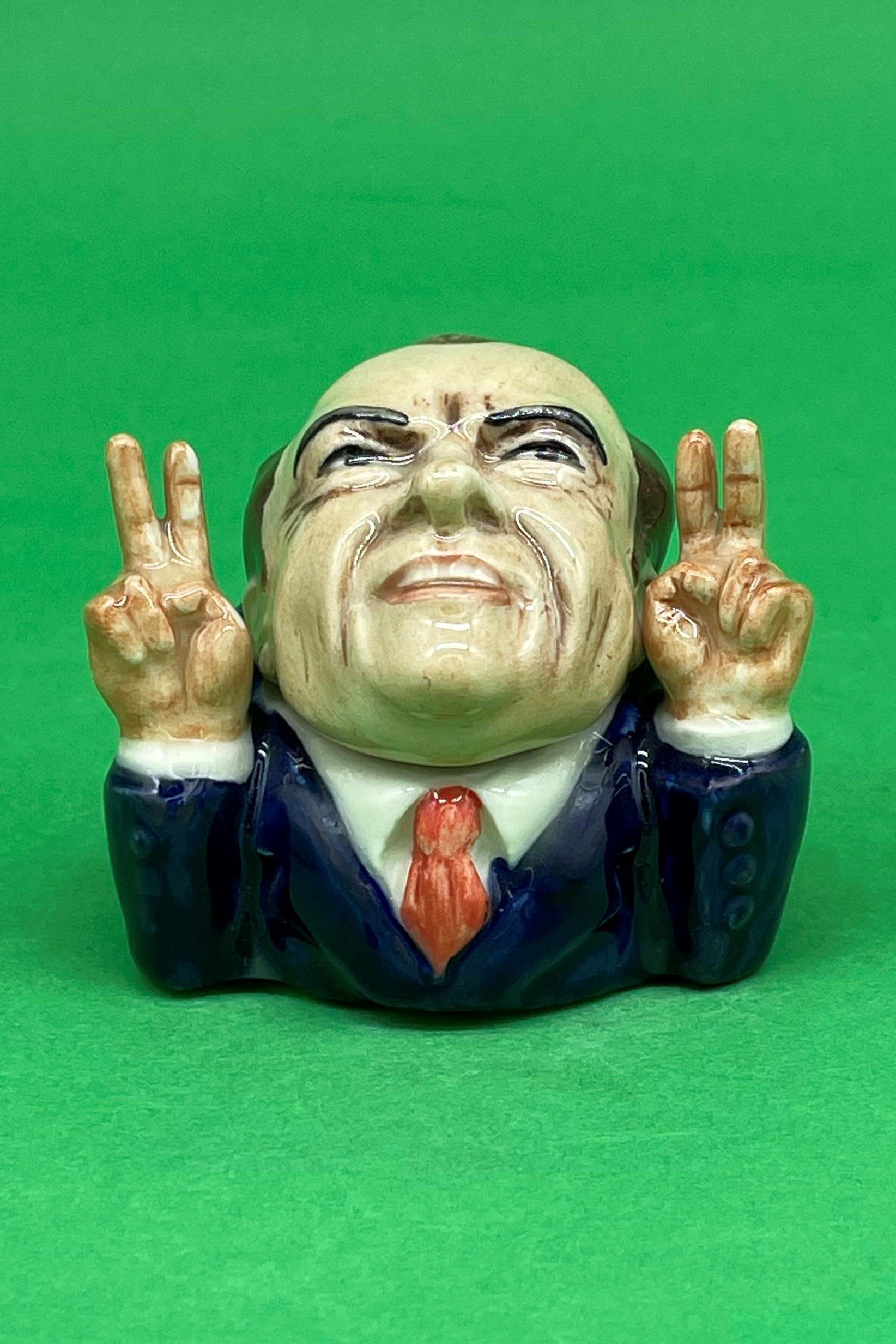 President Nixon face pot - Kevin Francis circa 2002 President Nixon face pot - Kevin Francis circa 2002